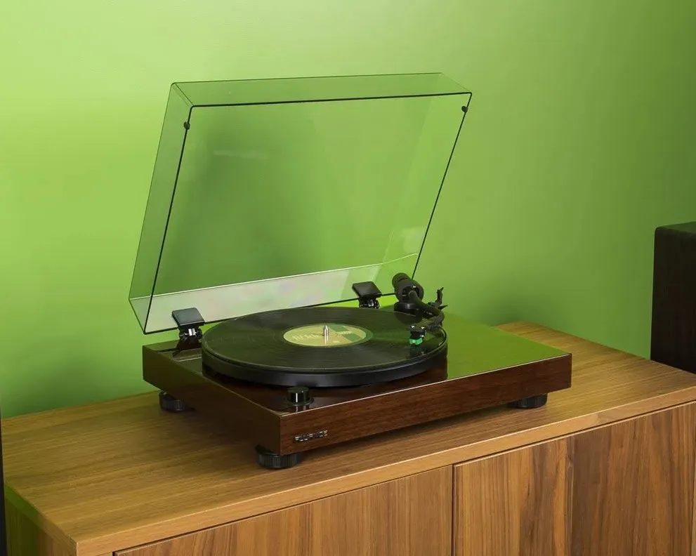 How To Pick The Best Record Player for Beginners - Recordbuilds